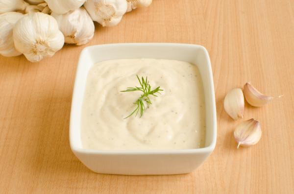 How to Make Garlic Sauce - LimePedia