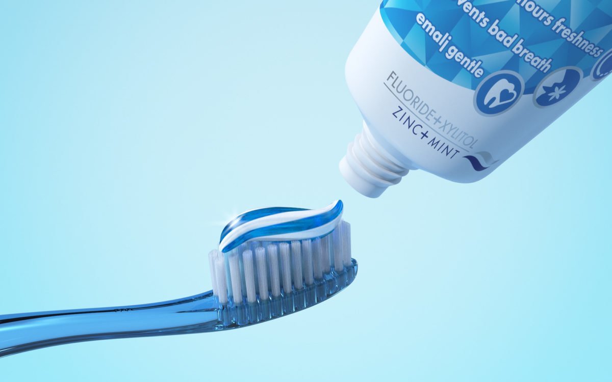 How to Use Toothpaste for Hair - LimePedia